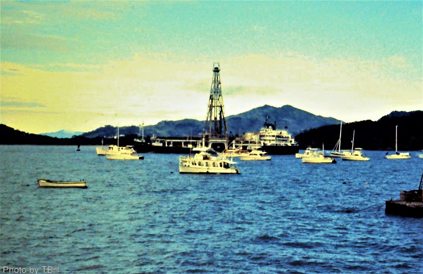 Photo: State of the art drill ship Glomar Explorer passes the Balboa ...