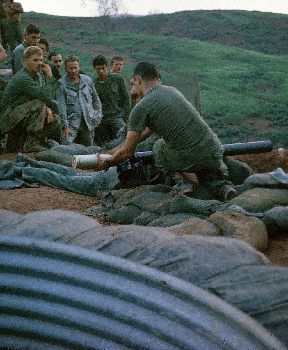 Photo: Loading 90mm Recoiless Rifle Practice at Ben Het | D - SP5 Norm ...