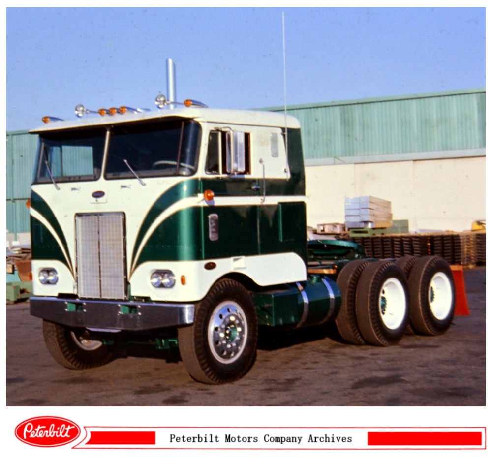 Photo: Throw back 1966 Peterbilt 352 cabover | Peterbilt Motors Company ...