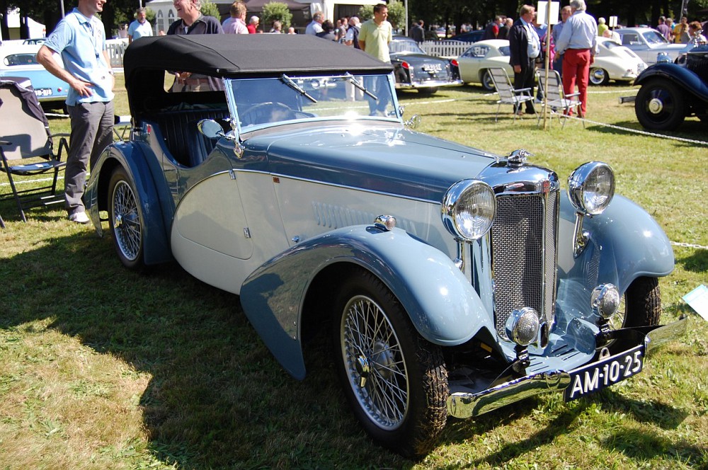 Photo: 1932 Standard Avon Special Little Twelve body by Charles Beavais ...