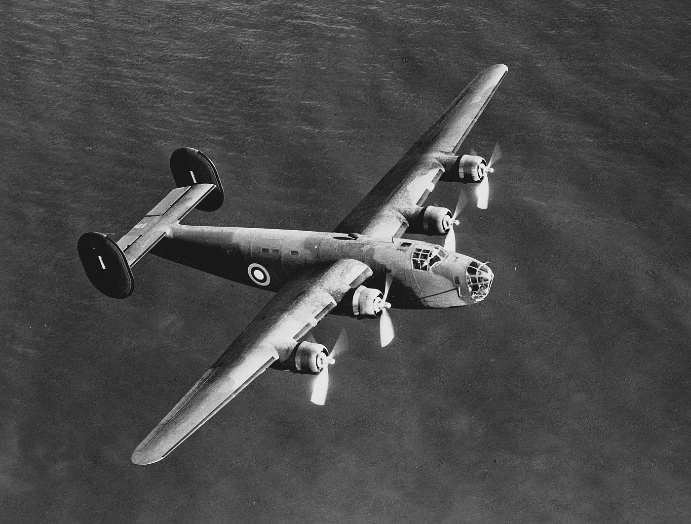 Photo: Consolidated B-24 in flight. Note aircraft markings | Ford's B ...