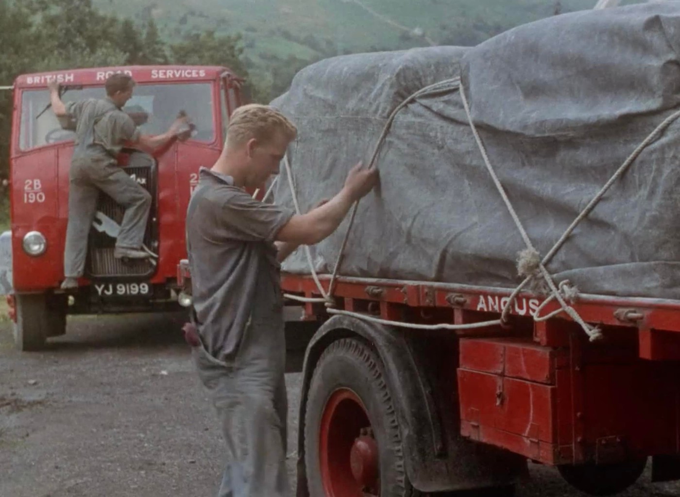 Photo: YJ9199 1947 Dennis Max no. 2B190 of Perth Depot | BRS In ...