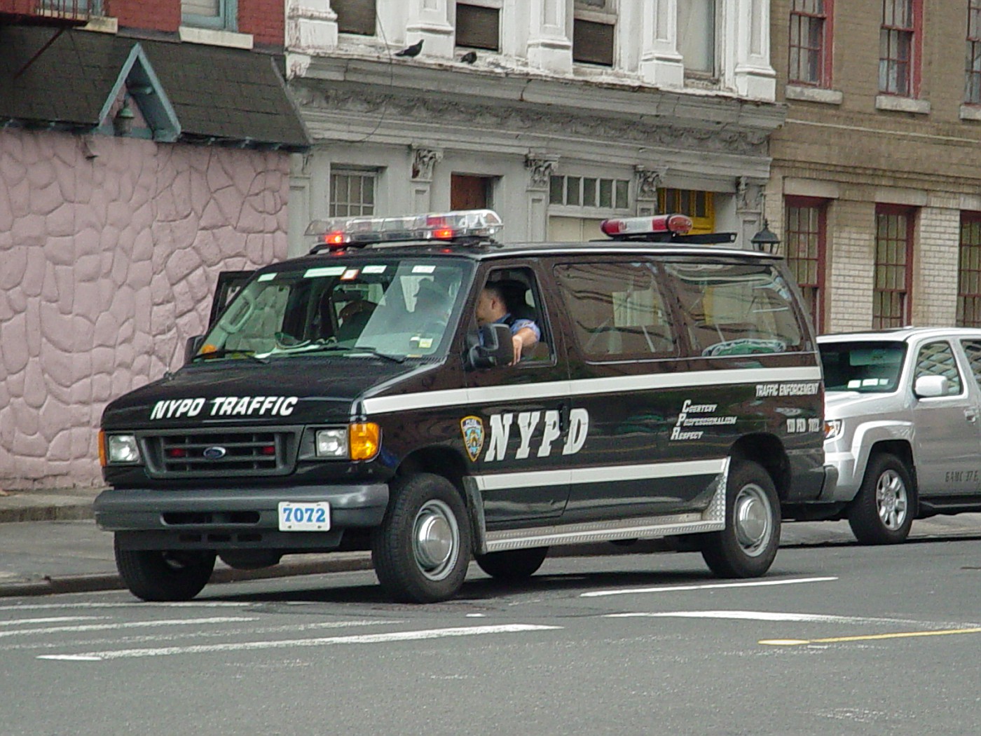 Photo: NYPD Traffic Unit van | 2006 NYPD Museum car show album | copcar ...