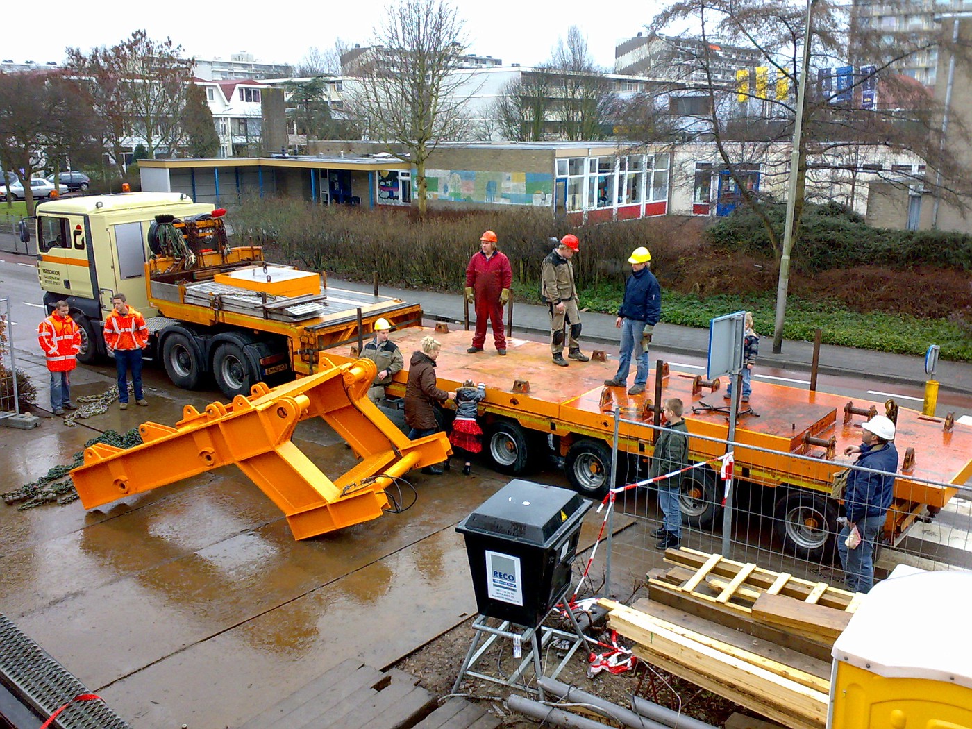 Installing a Prefabricated Concrete Basement album | Dutch Model Truck ...