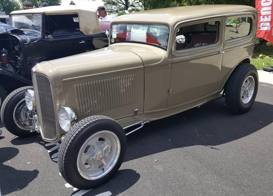Photo: Tan Sedan | 1932 FORD SEDANS album | LOUD-PEDAL | Fotki.com ...
