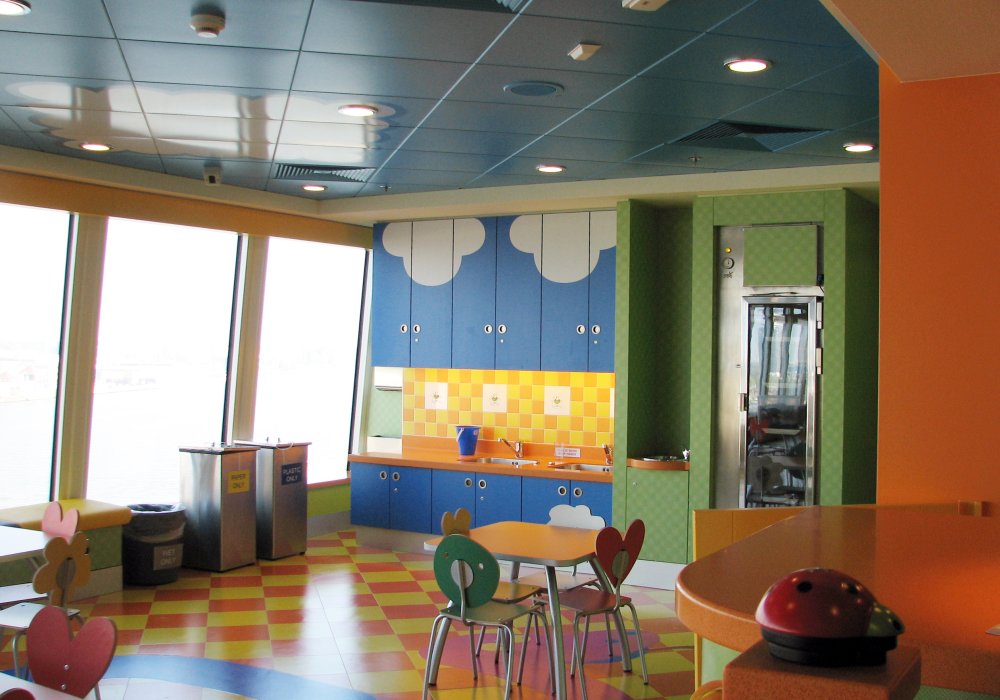 Teens Leopard Lounge & Tree Tops Kid's Club - Norwegian Gem album ...