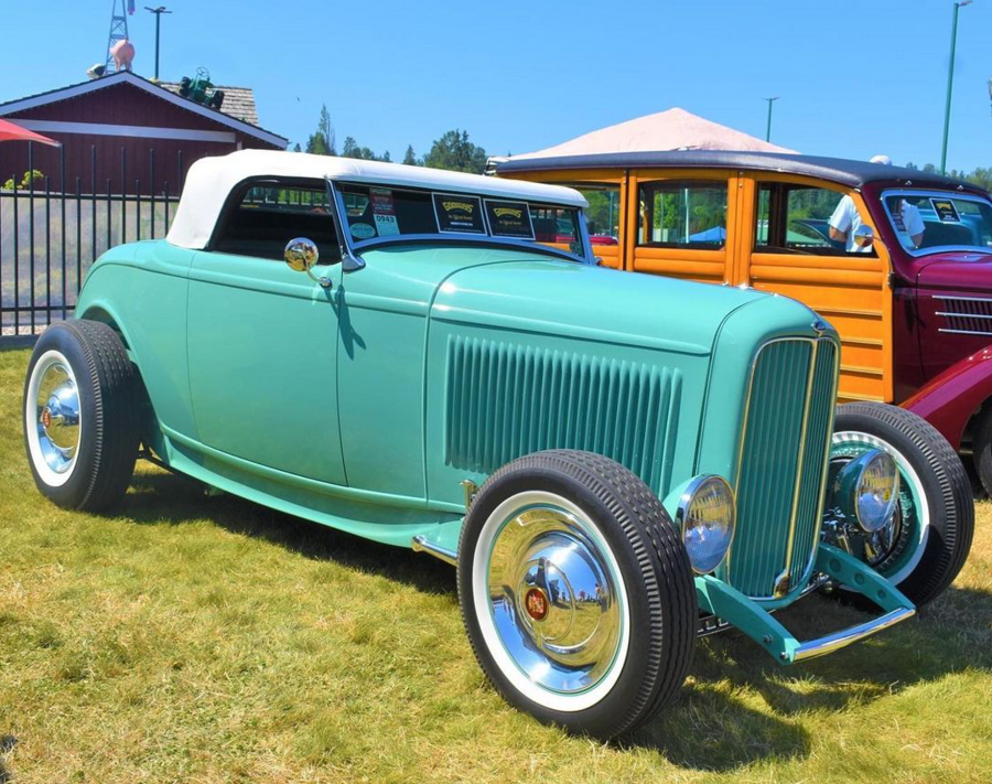 Photo: 32 with hub caps (1) | 1932 FORD ROADSTERS VII album | LOUD ...